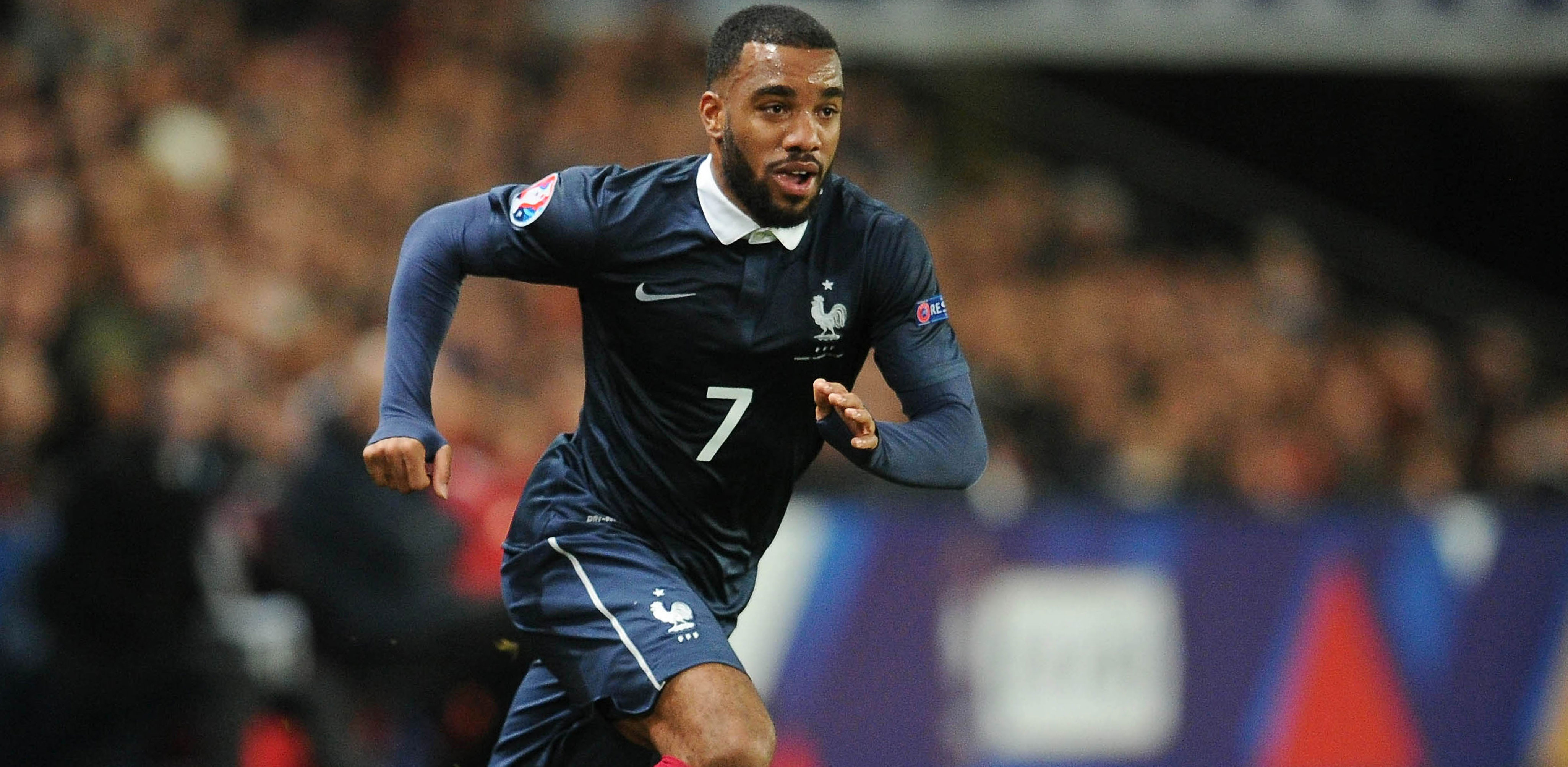 Voici pourquoi Lacazette devrait signer à Arsenal - Transfert Foot Mercato