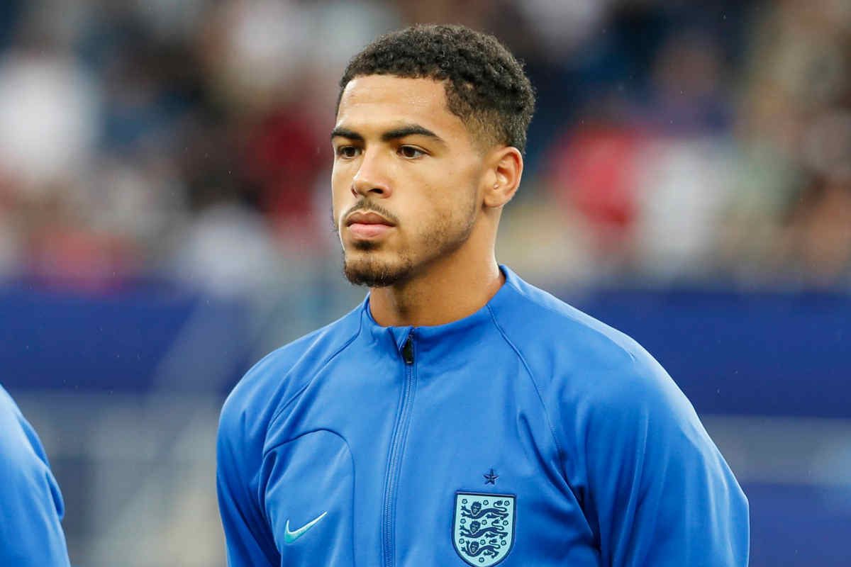 Officiel : Levi Colwill prolonge son contrat à Chelsea, mettant fin à ...