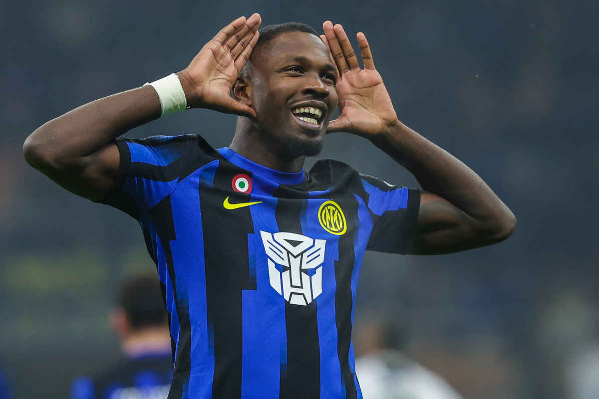 La blague surprise de Marcus Thuram à Pavard : une chute qui enflamme ...