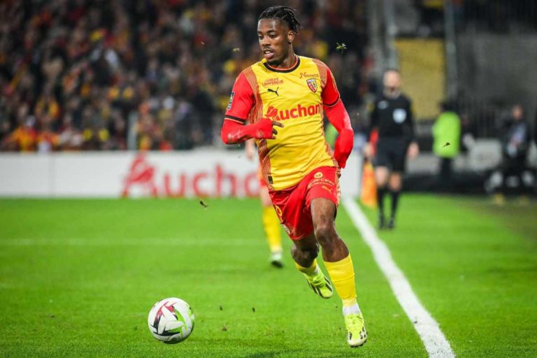 Elye Wahi : Le départ imminent de Lens vers la Premier League